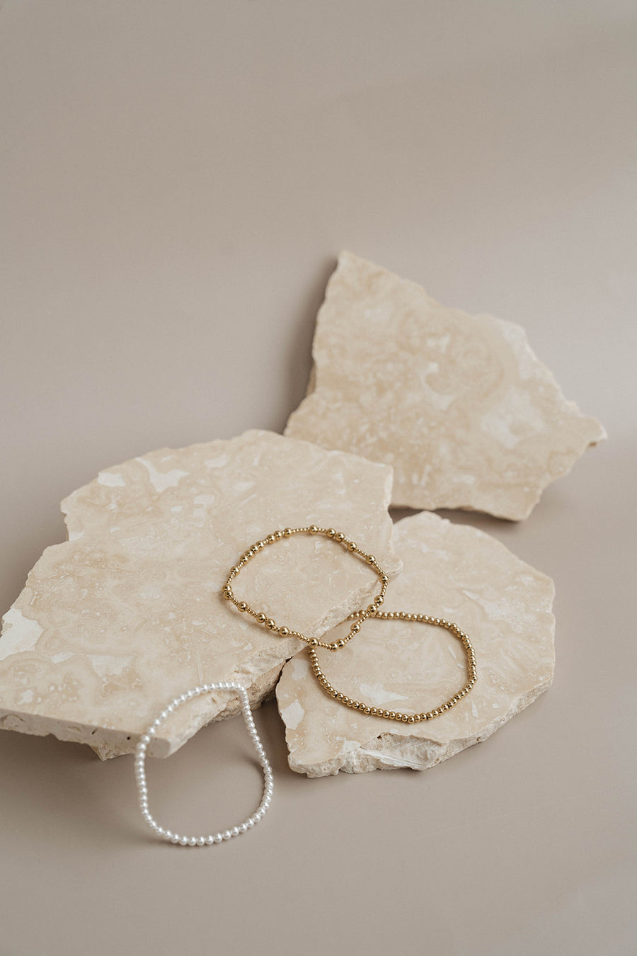 How to Style Minimalist Jewelry for Everyday Looks – Darling & Divine